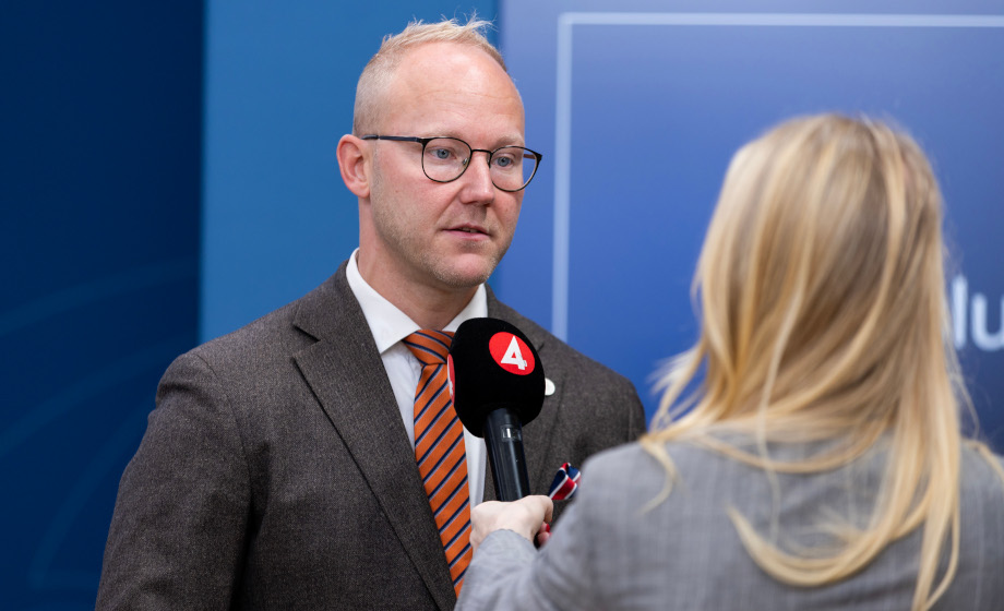Biståndsmiljarder ska få färre invandrare att välja Sverige » Samnytt